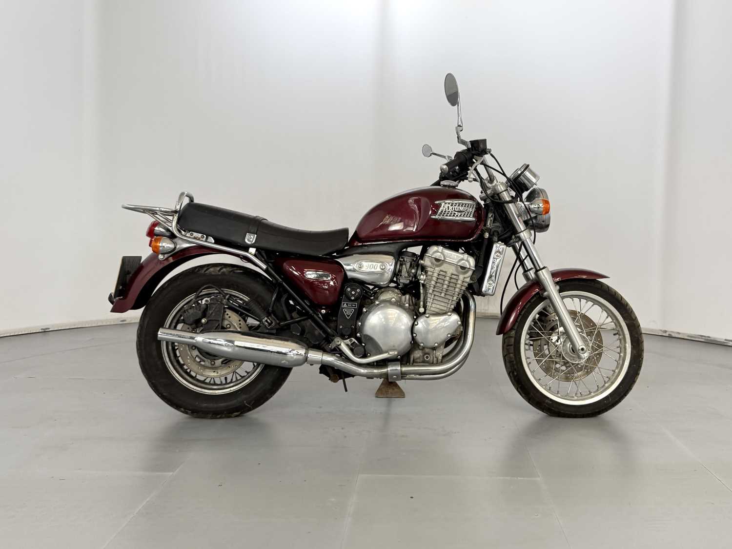 Lot 77 - 1996 Triumph 900 Thunderbird - NO RESERVE