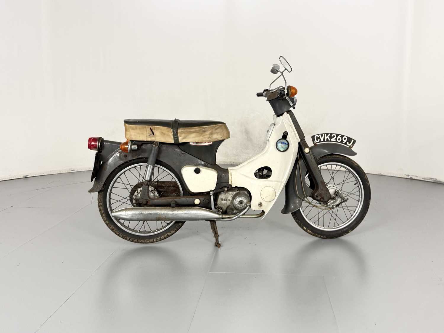 Lot 19 - 1971 Honda C50